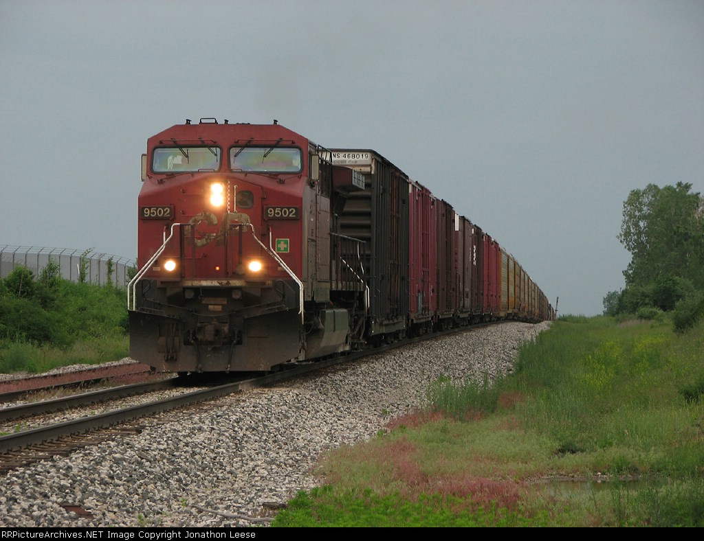 CP 9502 leads X500 east as the storms roll in